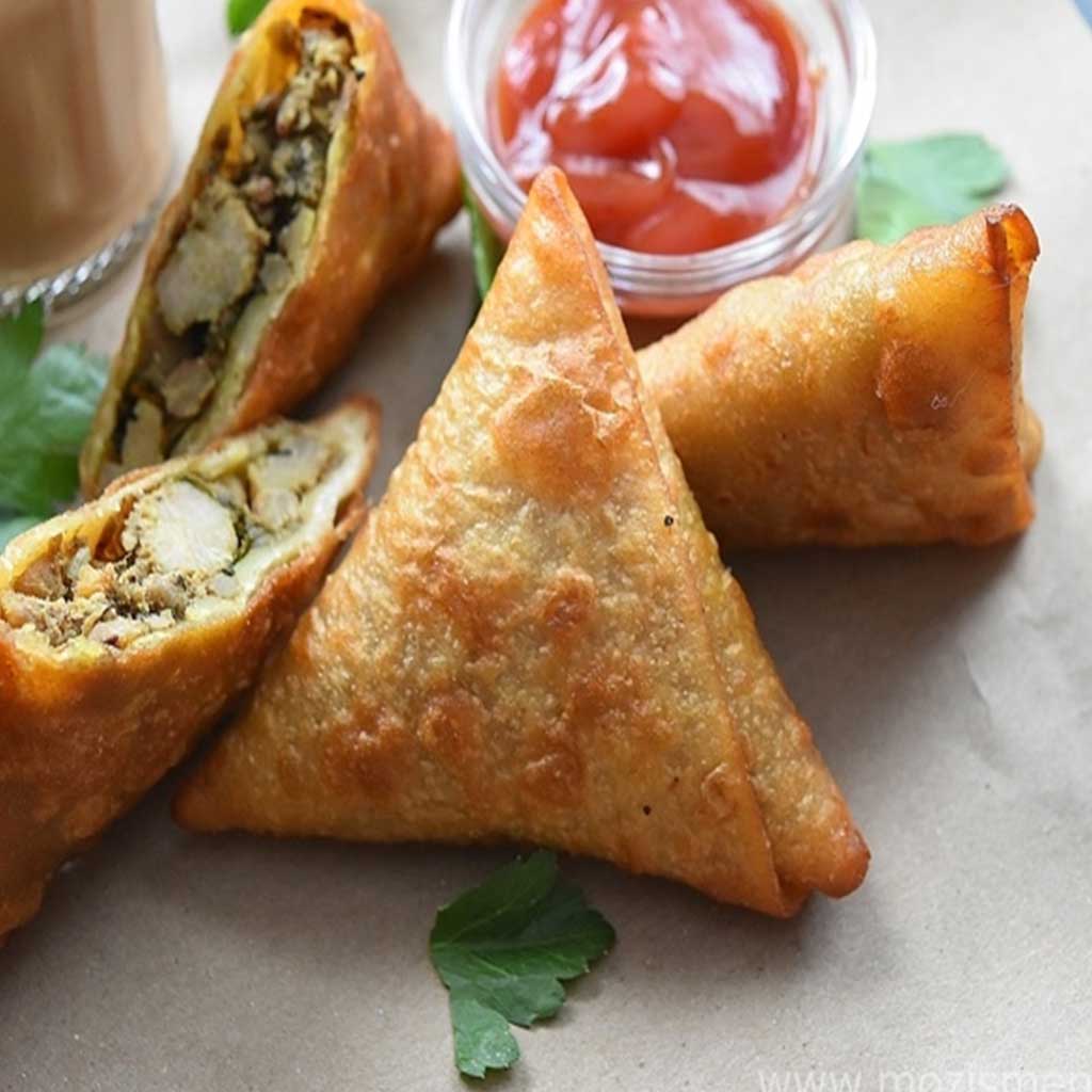 વધેલી રોટલી માંથી ઘરે બનાવો સ્વાદિષ્ટ સમોસા ... એક વાર ઘરે બનાવો પછી ...