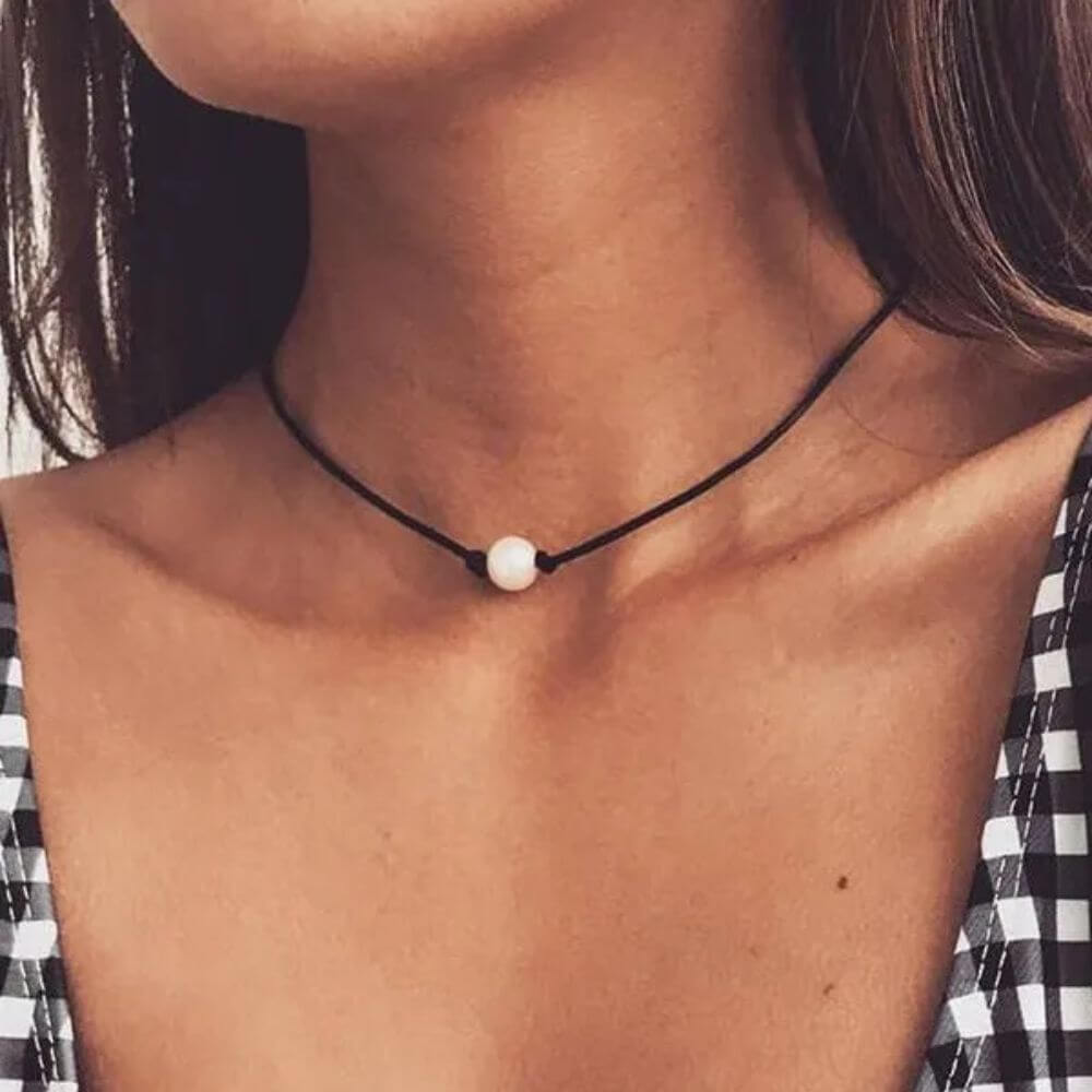 શું તમે પણ ગળામાં કાળો દોરો પહેરો છો ? તો જાણો તેનું મહત્વ... શુભ ગણાય ...